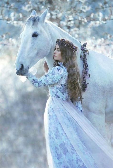 عکس دختر با اسب سفید برای پروفایل ️ جدید و خاص