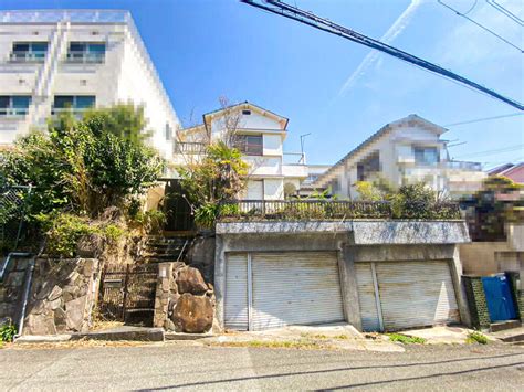 神戸市垂水区舞子坂1丁目、解体作業に入りました。 神戸市の分譲住宅・土地売買・賃貸住宅などの不動産業 リアルホーム