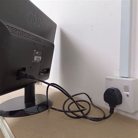 AOC E SWN Monitor Screen Desktop Inch LED Screen With LED Backlights In Black Komputer