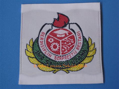 Kedudukan Lencana Sekolah Kedudukan Lencana Dan Tanda Nama Pada