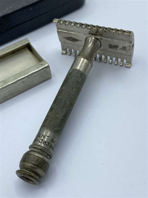 Ww2 Period British Army Officers Private Purchase Gillette Razor And Box
