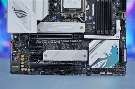 华硕rog Strix B760 G Gaming Wifi小吹雪d5评测：最能超的小主板 轻松提升14 快科技 科技改变未来