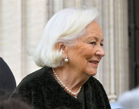 La Reine Paola Fait Sa Première Apparition Publique Depuis Des Semaines Au Te Deum De La Fête Du