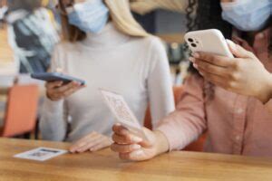 How To Scan A Menu At A Restaurant With Your Phone Qr Io Blog