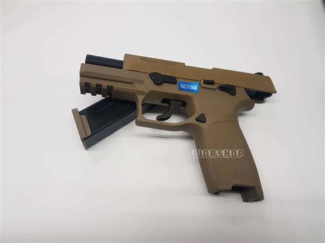 ปืนบีบีกันรุ่น Sig Sauer P320 SP ค่ายWeสีทราย แถมฟรีอุปกรณ์พร้อมเล่น ...