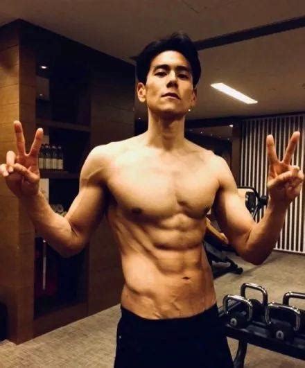 李现200斤未p照片曝光：你以为的腹肌男神，其实是自律狂魔！ 知乎