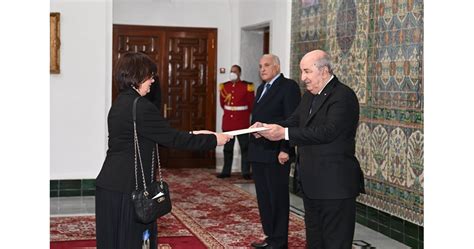 Посланик Марияна Бояджиева връчи акредитивните си писма на президента на Алжир