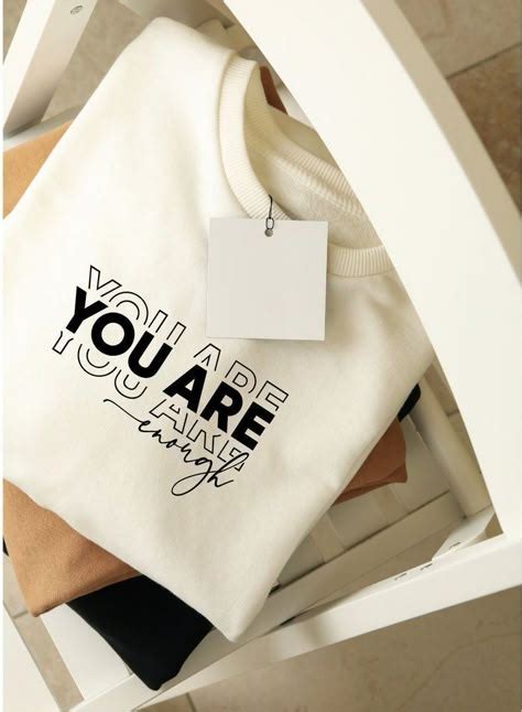 Pin De Zenolla Fauzy En Gadis Animasi Camisetas Bordadas Camisetas