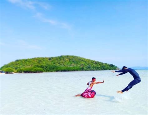 Wajib Tiru 10 Gaya Foto Di Pantai Yang Keren Dan Kekinian Kata Omed