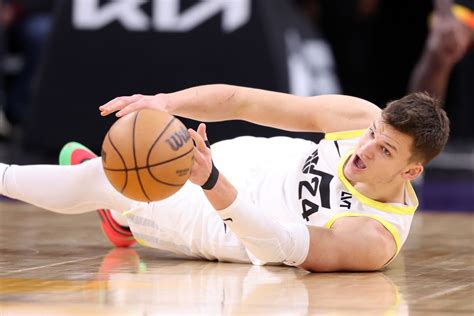 Utah Jazz vs Phoenix Suns recap: Devin Booker’s 40 point game leads the Suns to victory. NBA ...