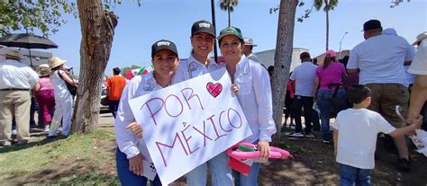 Marchan miles de saltillenses en defensa de México y su democracia4