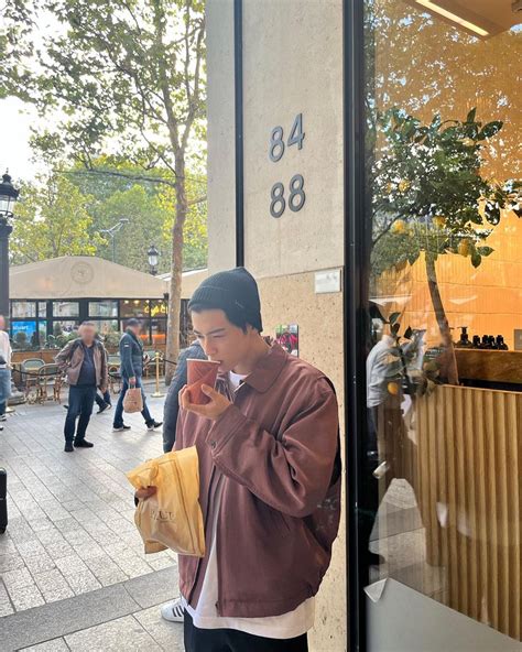 차은우 파리에서도 빛나는 완벽 미모…일상이 화보 [인스타]