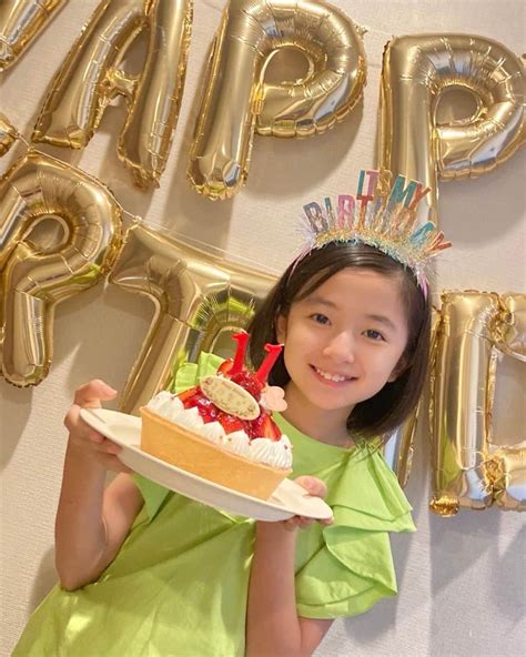 白山乃愛さんのインスタグラム写真 白山乃愛instagram「 今日は私の11歳のお誕生日です🎂 大好きないちごのケーキと
