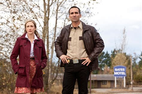 ‘bates Motel Season 2 Spoilers New Cop Character To Cause Trouble For