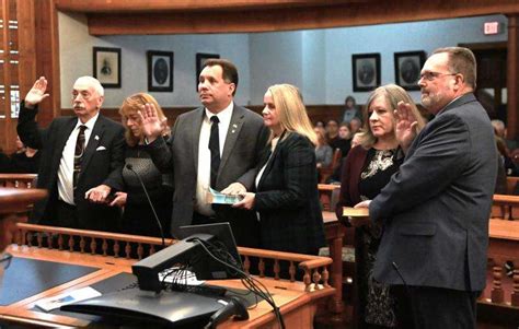 New Carbon Officials Take Oaths Times News Online