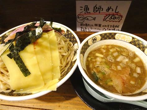 煮干し好き必見！超絶美味・超煮干しローストポークつけ麺！ すごい煮干ラーメン凪 新宿ゴールデン街店本館 牛丼も飲み物です。