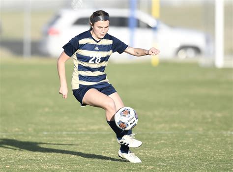Sarah Gunderson Womens Soccer St Edwards University Athletics