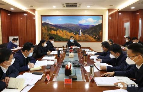 李建国主持召开市政府党组会议、第14次常务会议工作发展建设