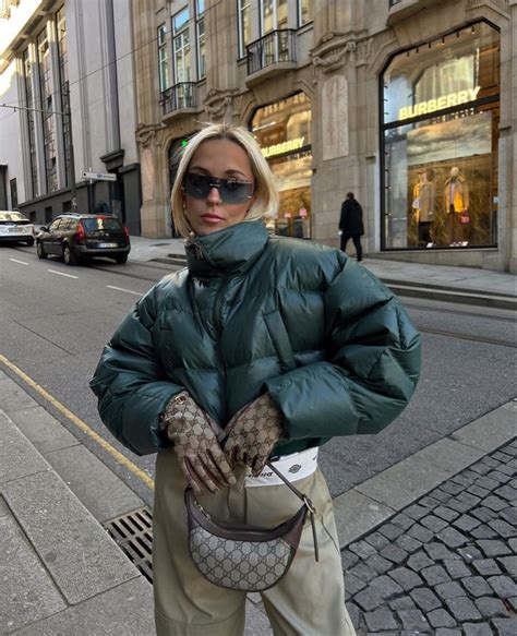 Pin De 𝐘𝐀𝐒𝐌𝐈𝐍 𝐇𝐄𝐑𝐎𝐍𝐃𝐀𝐋 Em European Girl Looks Jaqueta Puffer Jaqueta