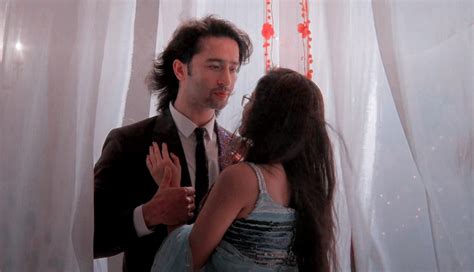 Unseen Romantic Moments From Abir And Mishti In Yeh Rishtey Hain Pyaar