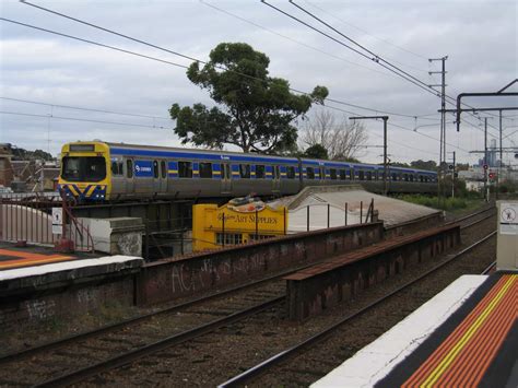 Edi Comeng 443m 1072t 444m Departs Glenferrie On The Up Wongms Rail Gallery
