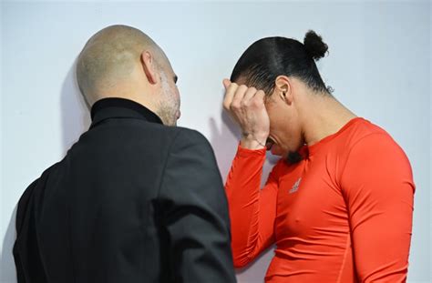 铁汉柔情！瓜帅温柔安慰昔日弟子！眼里满是心疼！奥分体育