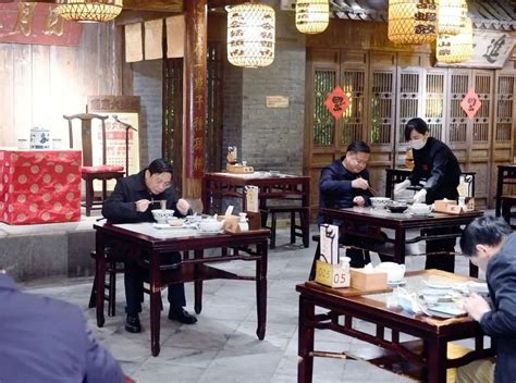 南京市委书记去南京大牌档吃了一份鸭血粉丝汤 凤凰网