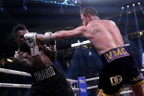 Qué significan las letras VMC que Canelo presumió ante Charlo