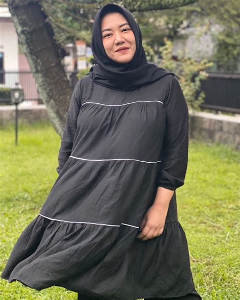 Biodata Risa Saraswati Lengkap Umur Dan Agama Pentolan Youtube
