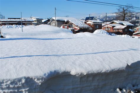 魚沼地方の雪 魚沼産コシヒカリ厳選米を産地直送厳選吟味 魚沼産コシヒカリ専門通販サイト