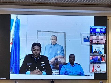 លោកនាយឧត្តមសេនីយ៍ សៅ សុខា អញ្ជេីញថ្លែងសុន្ទរកថា វេទិកា