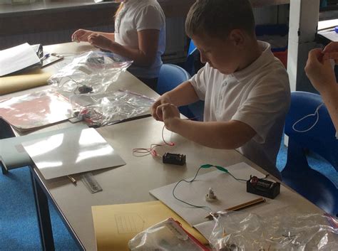 Using Equipment To Create A Circuit St Josephs Catholic Primary School