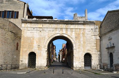 Arco D Augusto Tourismus Fano ViaMichelin