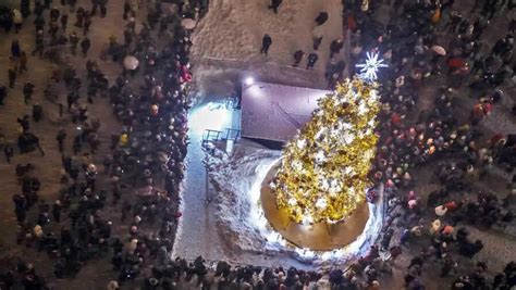 მსოფლიოში ყველაზე ლამაზი ნაძვის ხე კრაკოვშია Timeout ის რეიტინგი