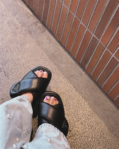 フットネイル💅 ️ ️ ️ 一年中してるけど、夏はサンダルだから念入りに👡 Lapiseyelashnail いつもありがとうございます