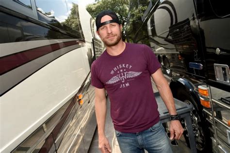 Dierks Bentley Gets Stranded On The Side Of The Road