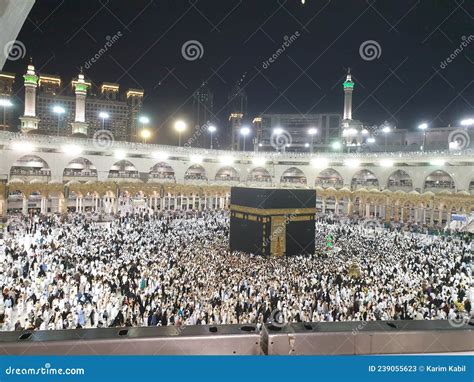 Mekka-Kaaba-Nacht redaktionelles stockfoto. Bild von mekka - 239055623