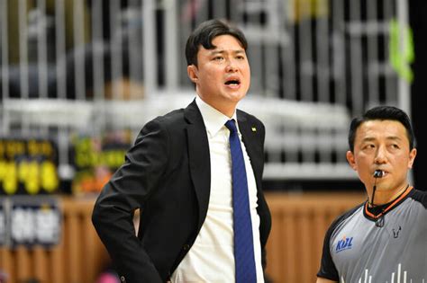 경기 전 송영진 Kt 감독 “에릭을 살리는 것이 중요하다” 조상현 Lg 감독 “선수들에게 ‘오늘 복수하자라고 했다”