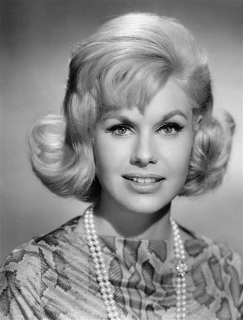 Suzanna Leigh IMDb