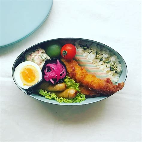 中学生のおべんとう seriaのミニフライパン付きエビフライ弁当 mog