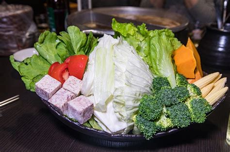 【台北捷運美食】【行天宮美食】赤牛哥汕頭沙茶火鍋松江總店，行天客周邊六十年老火鍋店被火鍋耽誤的魯肉飯絕品－【小虎食夢網】台北捷運美食地圖｜痞客邦