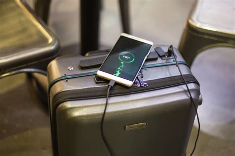 想让旅途两手空空智能跟随箱爱尔威SR5助你行
