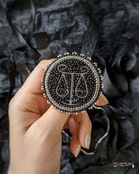 Брошь весы из бисера, знак зодиака из бисера | Monna Art | Gioielli con ...