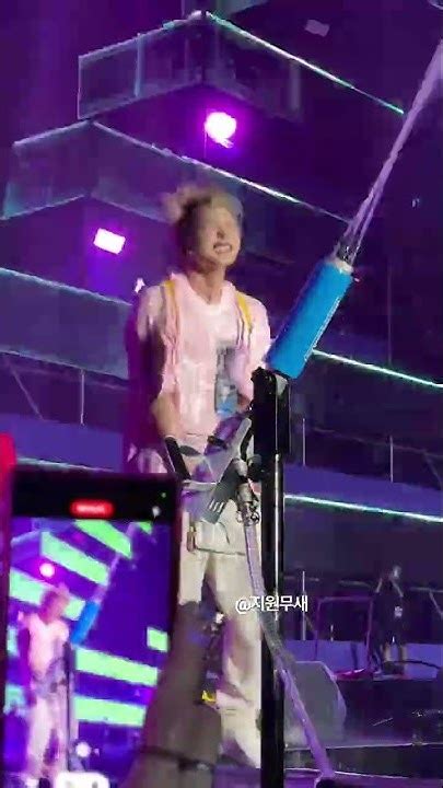 저항없이 끌려가서 워터밤 제대로 즐기는 바비 Youtube