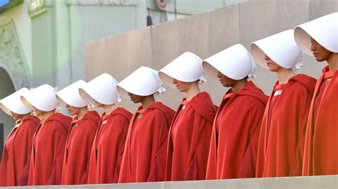Sexy Handmaids Tale Costume Pulled After Backlash Wftv