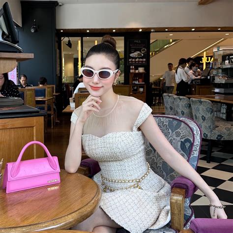 Cựu Hot Girl Có Body Nóng Bỏng Tham Gia Chị Đẹp Vibe Sang Chảnh đúng