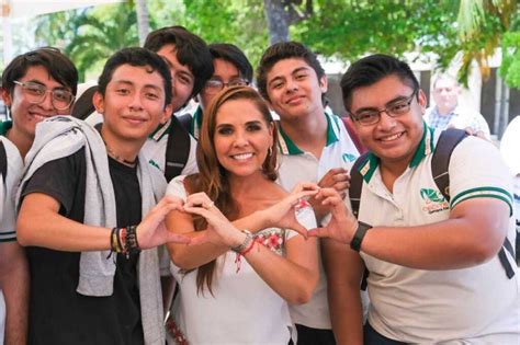 MARA LEZAMA DE LAS MEJORES GOBERNADORAS DE MÉXICO Sol Quintana Roo Noticias Quintana Roo