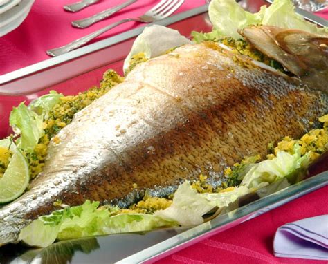 Pacu Assado Recheado Farofa De Couve Guia Da Cozinha