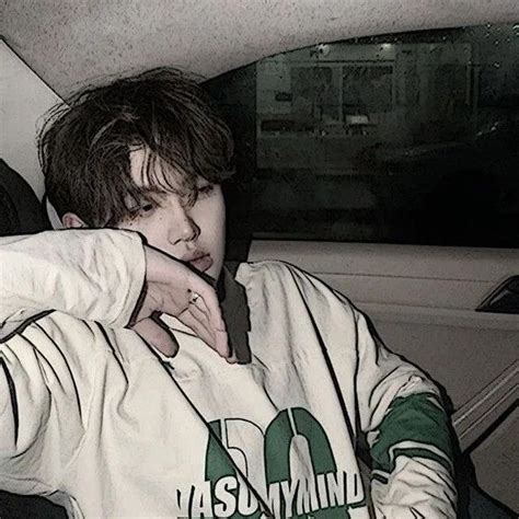 Pin Oleh زوجه يونجون😩💕 Di ا Gambar Pacar Artis Bertato Gambar Gelap