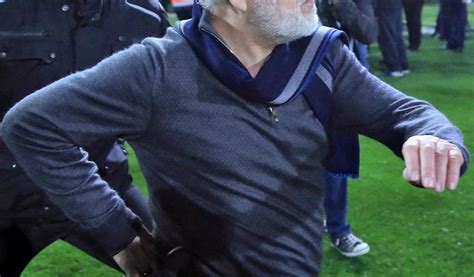 Ivan Sawwidi Stürmte Mit Waffe Aufs Feld Gericht Fällt Urteil Mopo